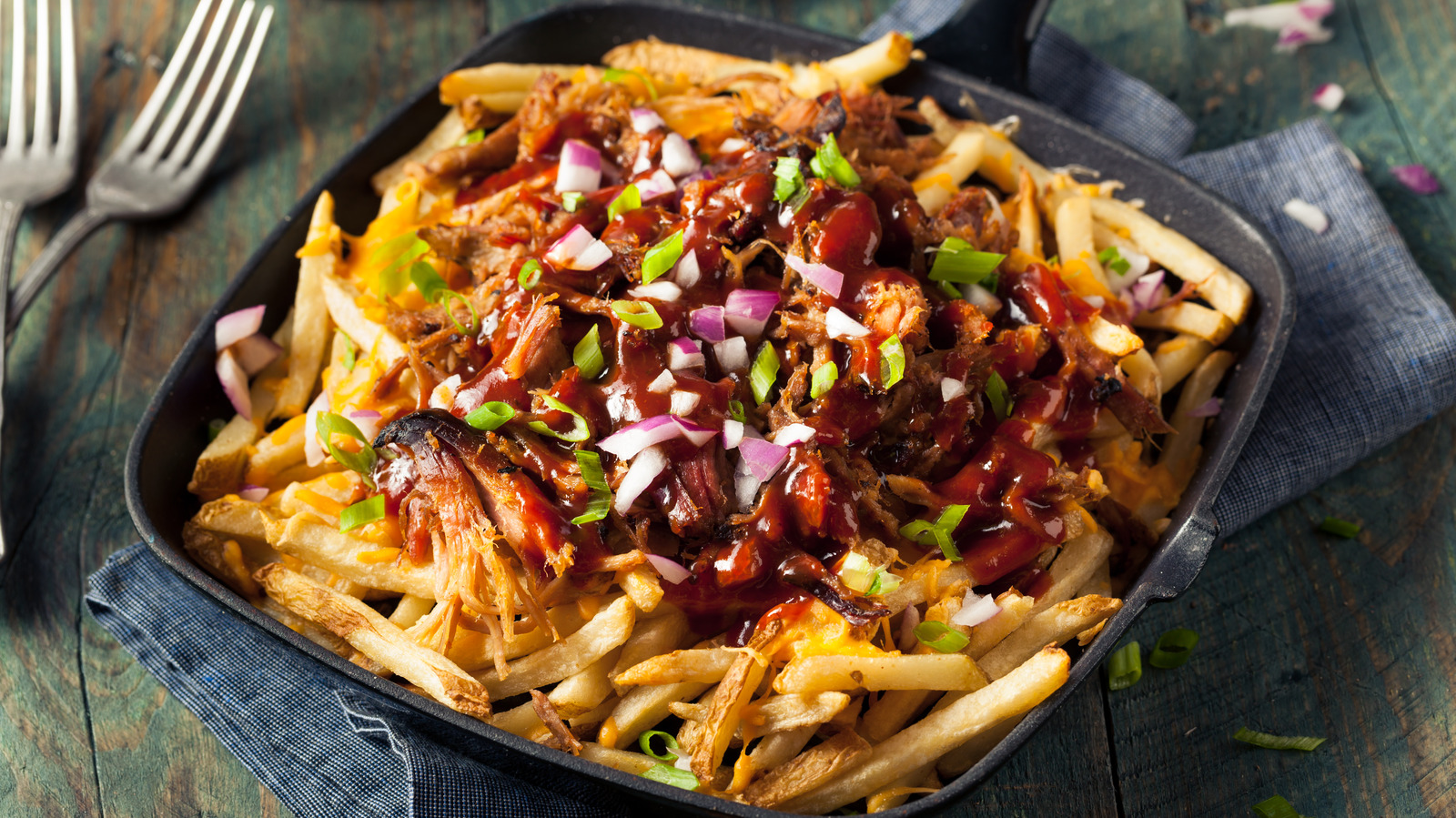 Leftover Pulled Pork Is Just The Topping Your French Fries Needed