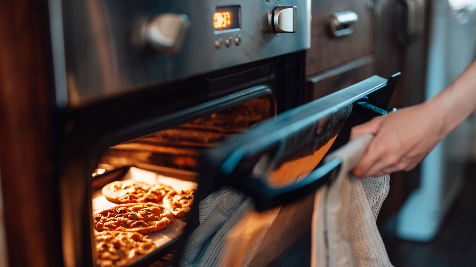 LG Recalls 500,000 Oven Ranges Due To One Major Safety Risk