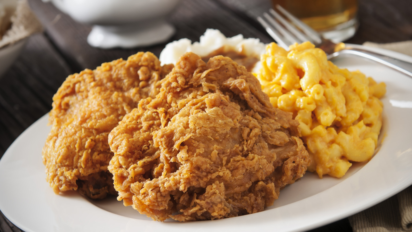 Why Using Cold Meat For Fried Chicken Is A Big Mistake