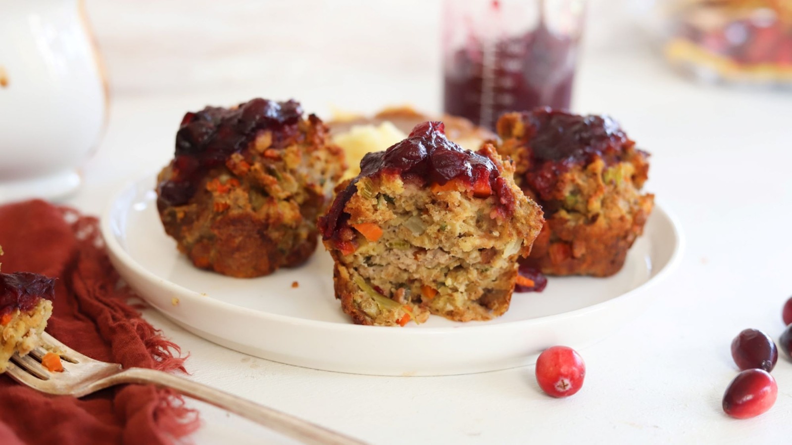 Muffin Pans Are The Secret To Making Meatloaf For A Party
