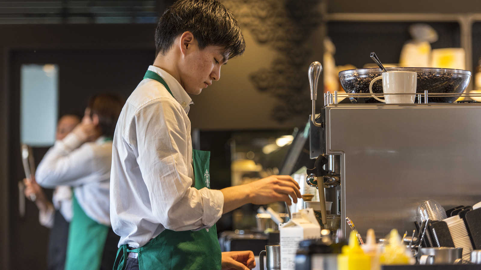 One Starbucks In Tokyo Is Getting A Unique Boozy Drink Menu