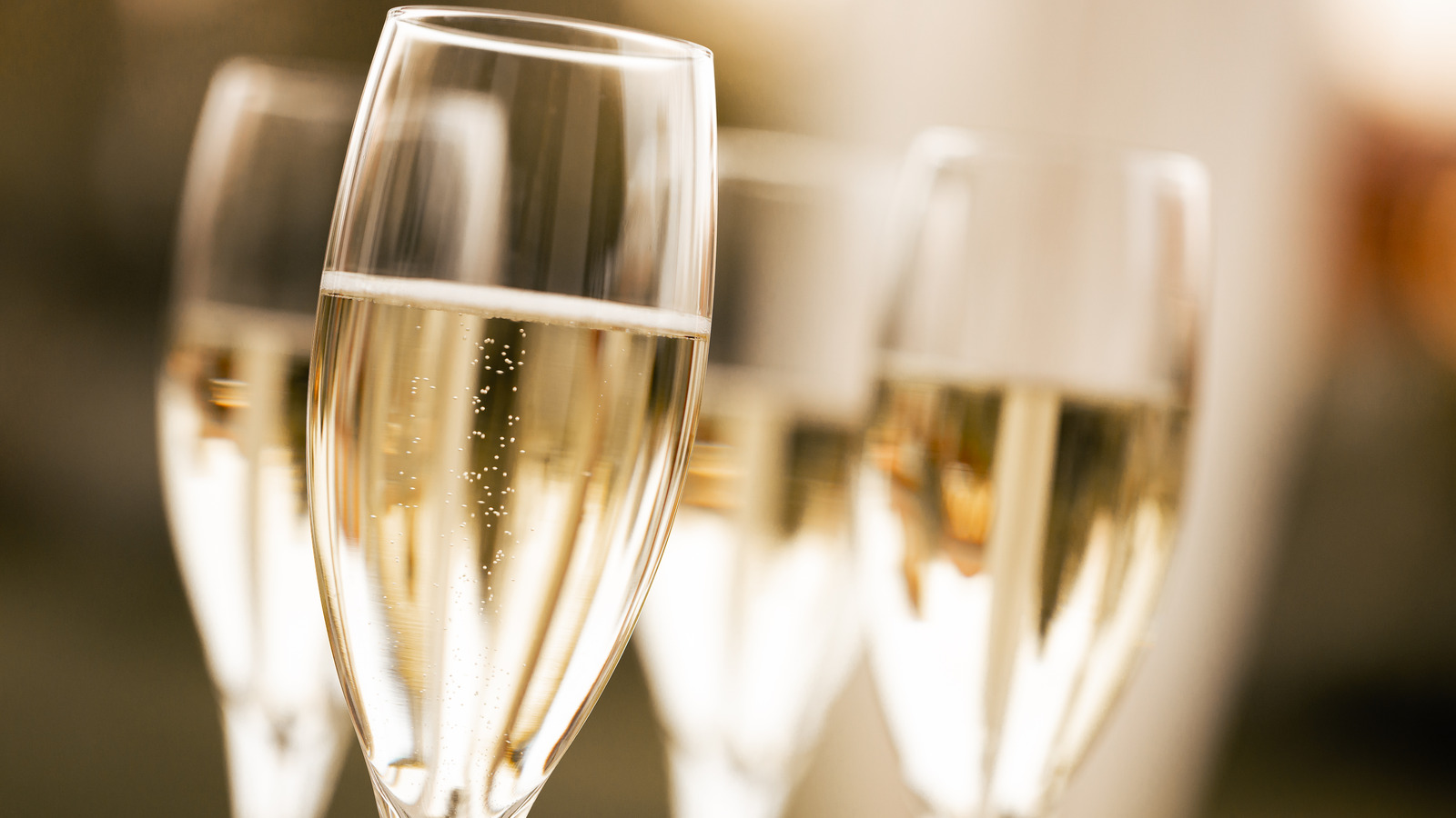 What's The Difference Between Prosecco And Secco Wine?
