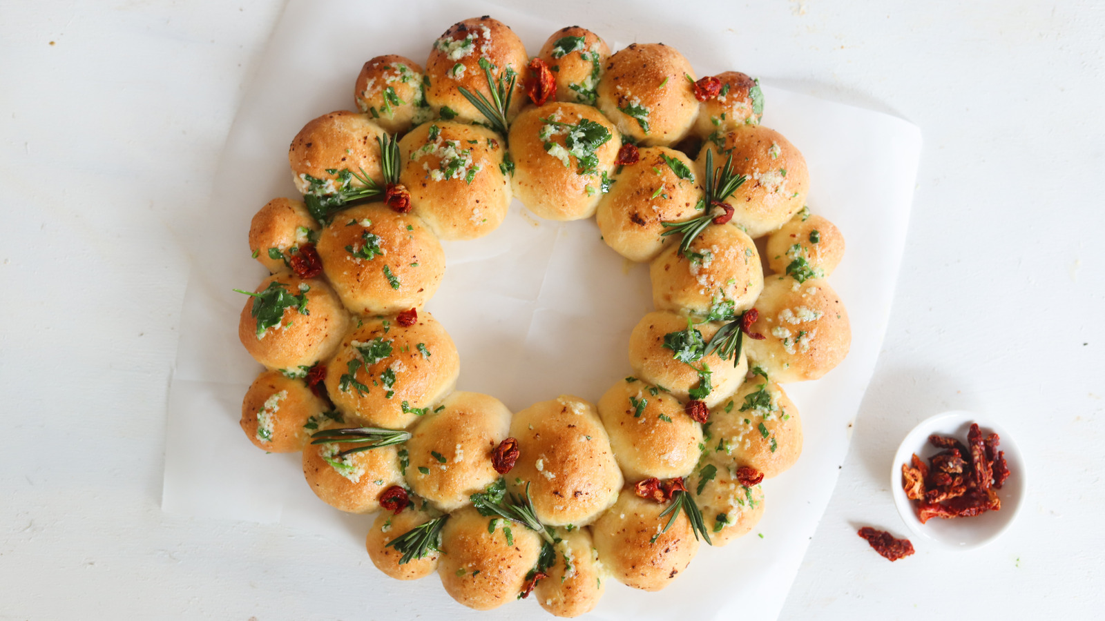Pull-Apart Christmas Wreath Appetizer Recipe