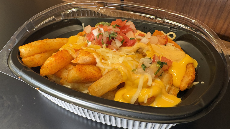 Taco Bell Shredded Beef Nacho Fries Review