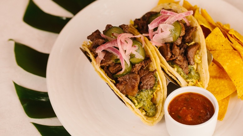 The 14 Best Restaurants On The Waikiki Waterfront