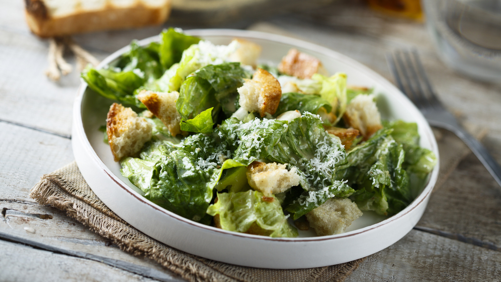 The Absolute Best Salad Greens To Pair With Caesar Dressing