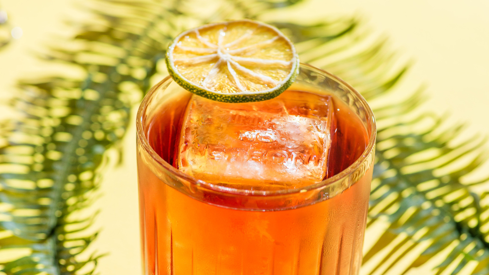 The Absolute Best Sweetener Swap For A Non-Alcoholic Old-Fashioned