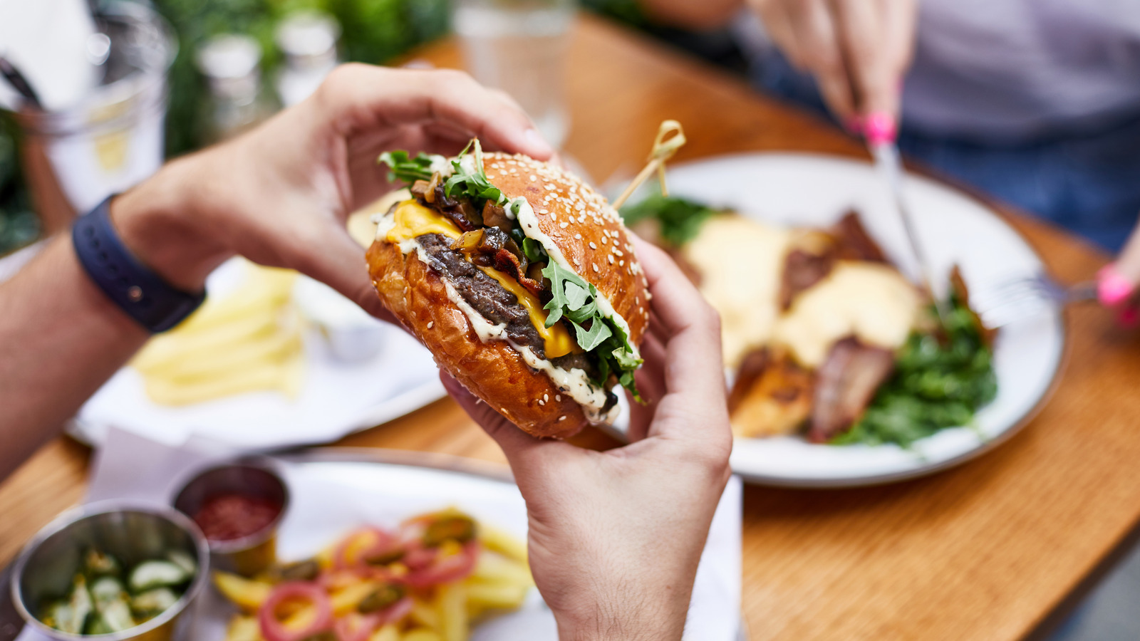 The Absolute Best Temperature For Perfect Burgers