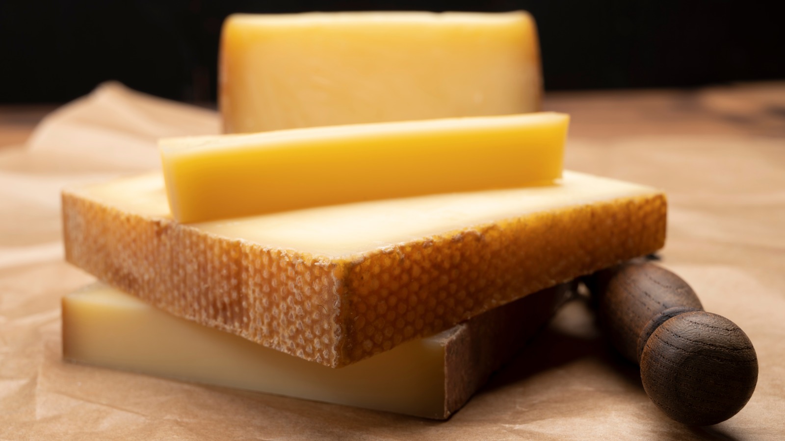 The Absolute Best Type Of Wine To Pair With Gruyère