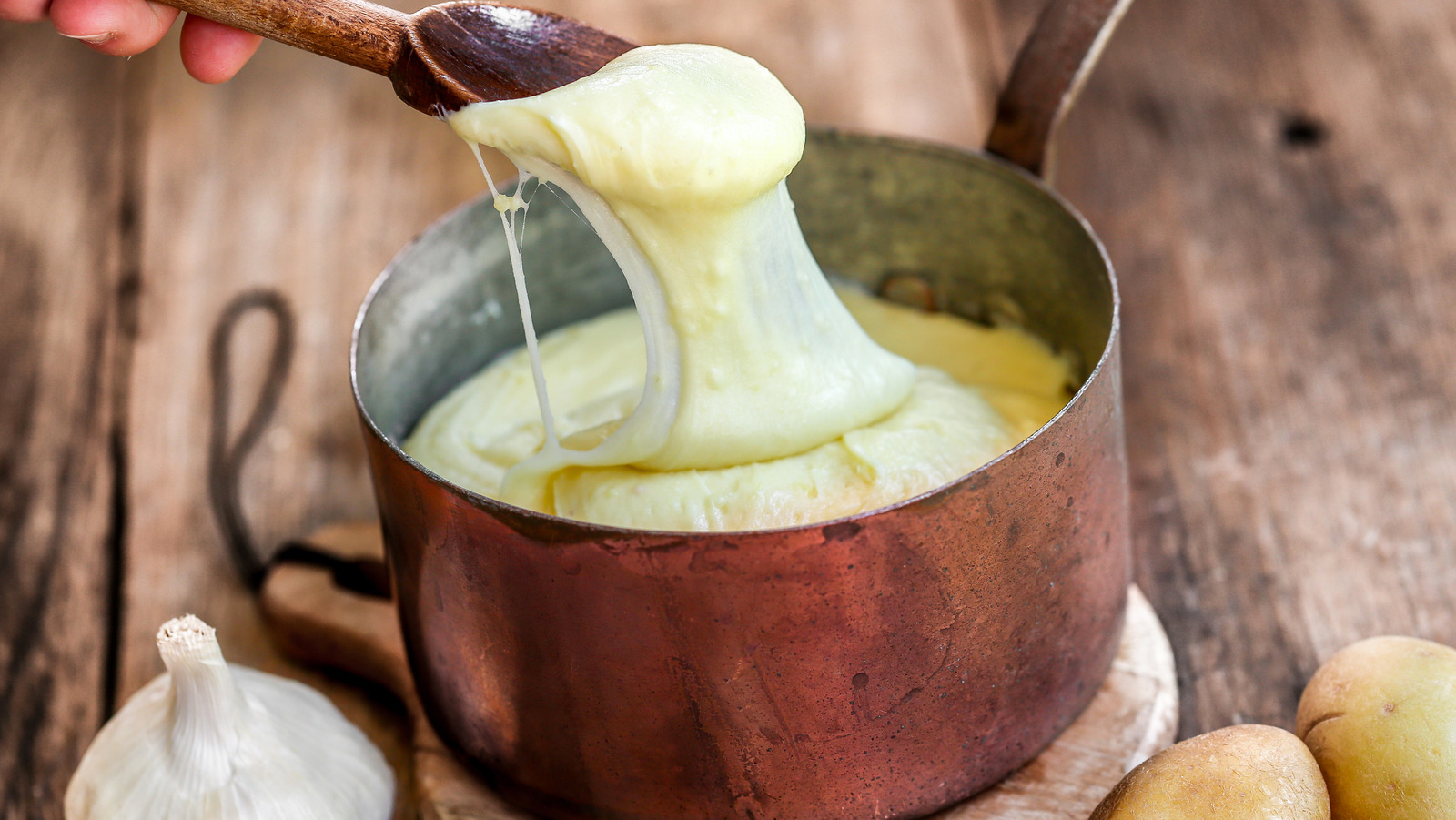 The Best Cheese For Pommes Aligot, And What To Do When You Can't Find It
