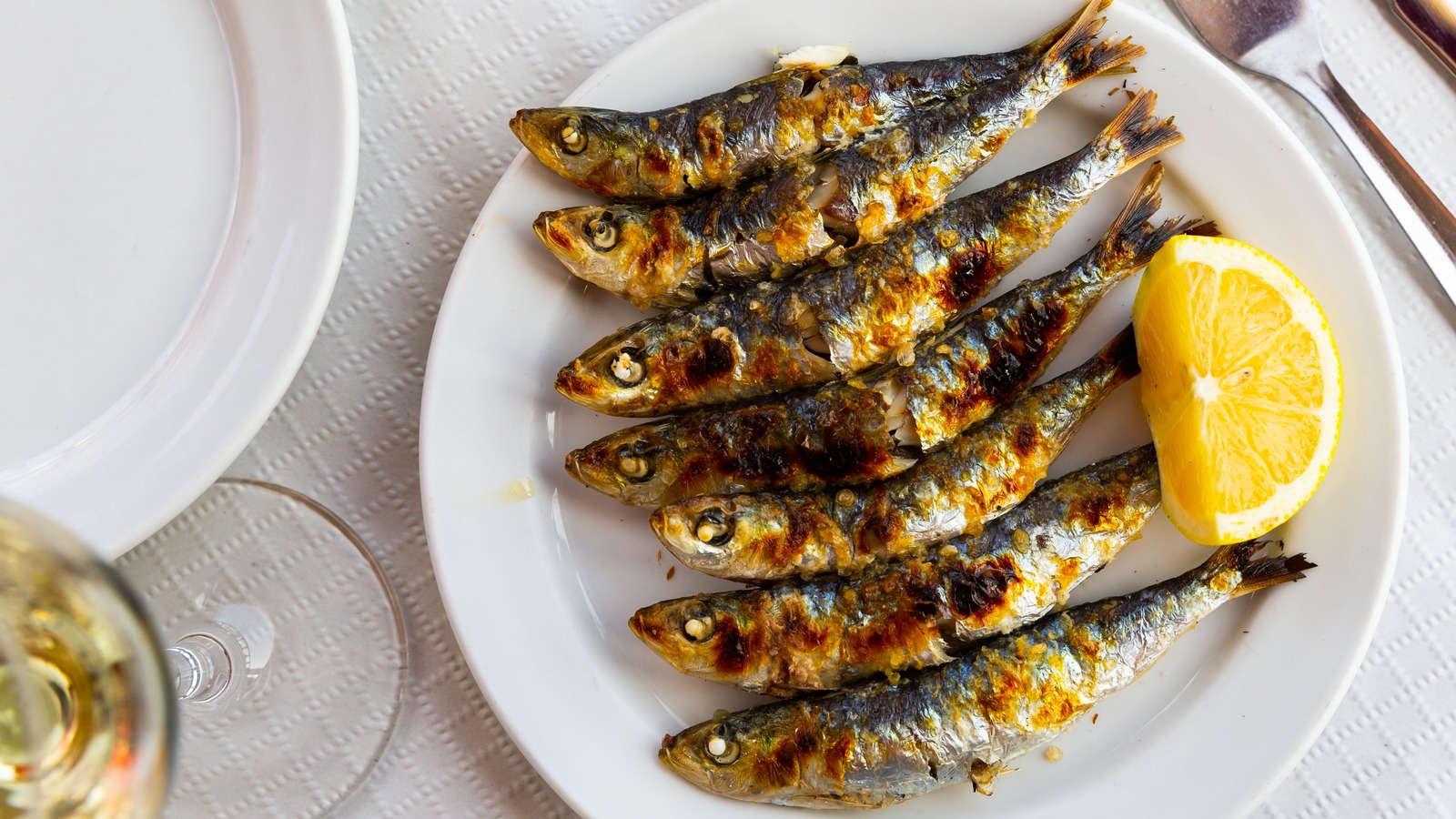 The Best Cooking Method For Crispy, Charred Sardines Without A Grill