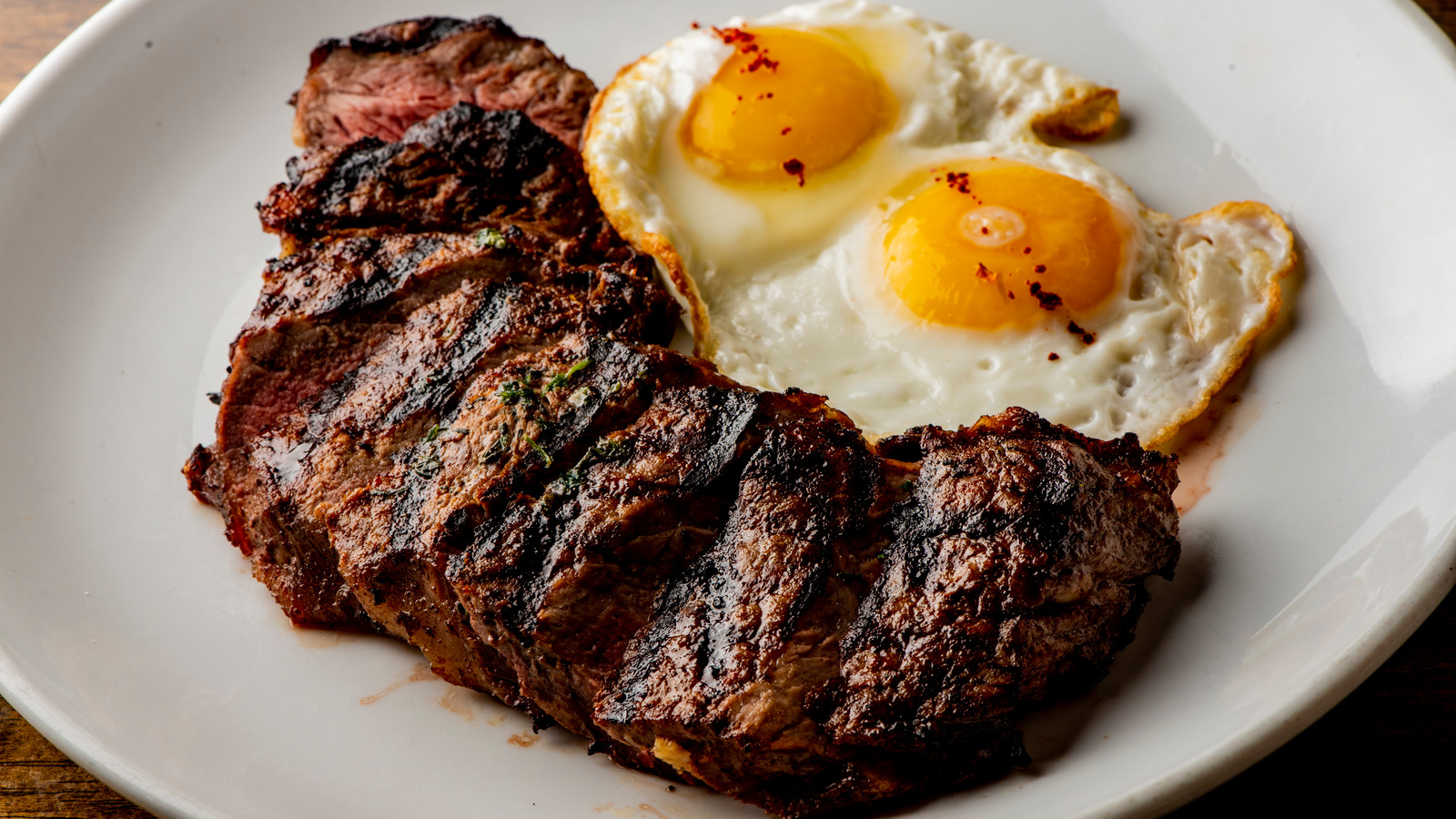 The Best Cut Of Steak To Serve With Eggs For Breakfast