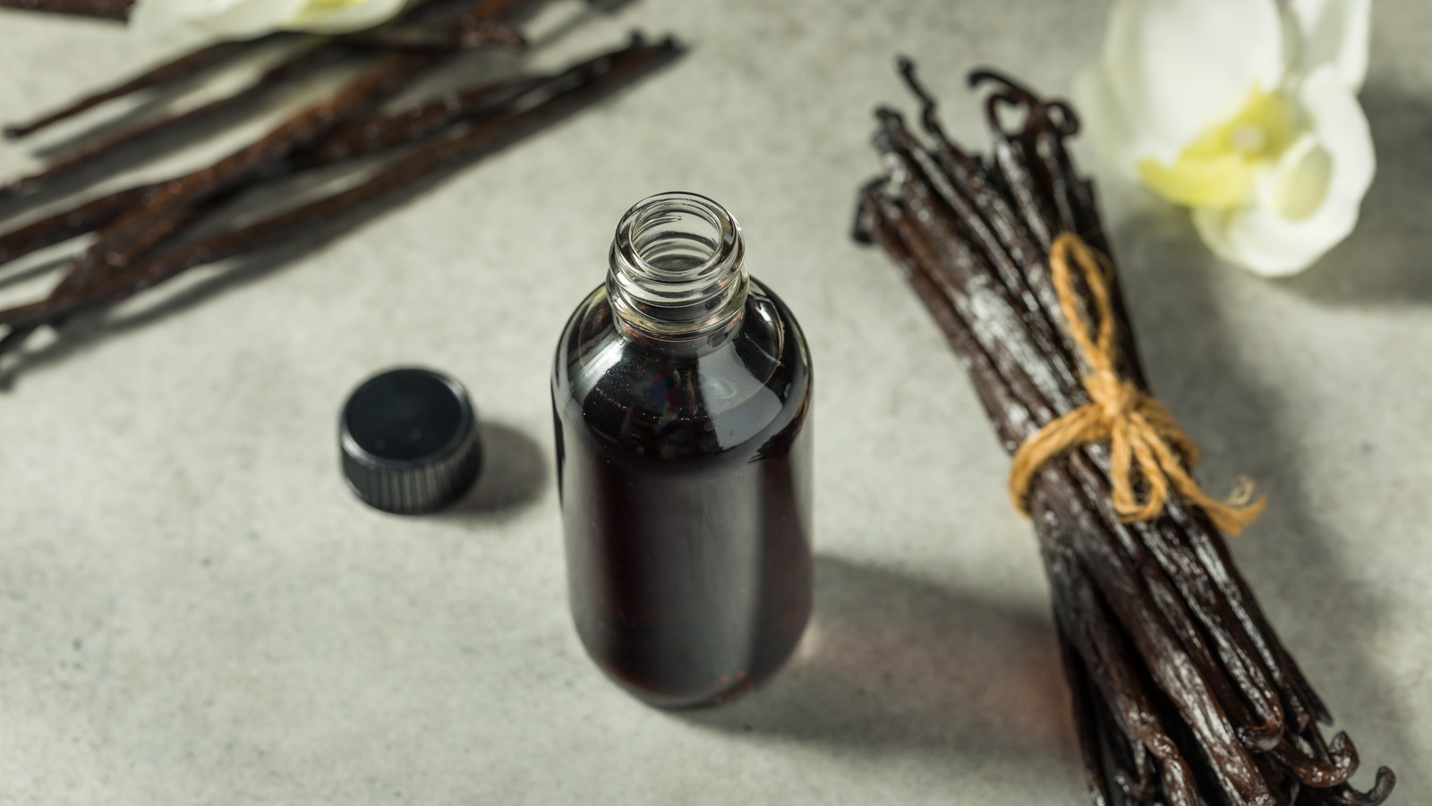 The Best Type Of Whiskey For Making Flavorful Vanilla Extract