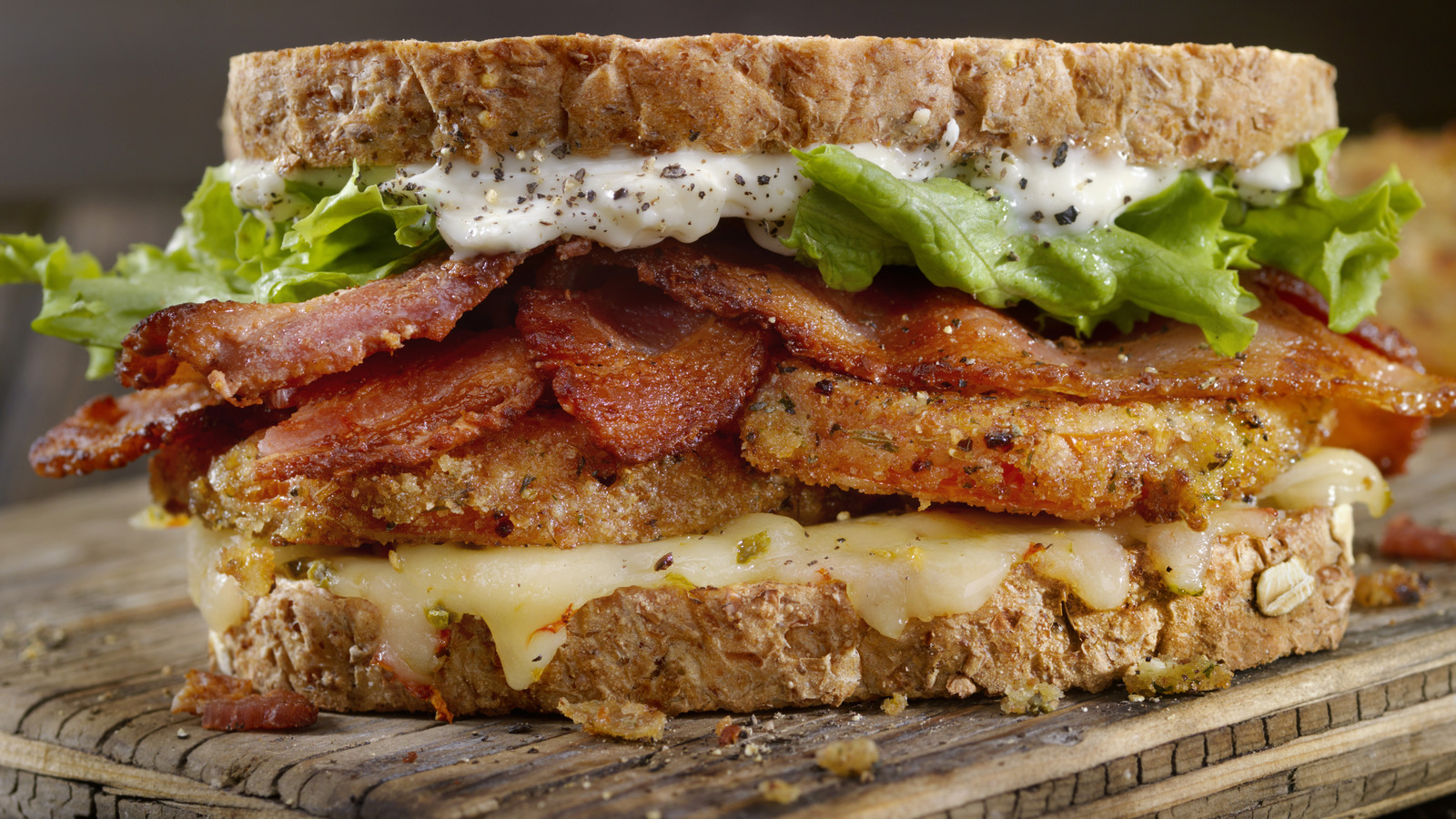 The Best Types Of Toppings To Pair With Green Tomato Sandwiches