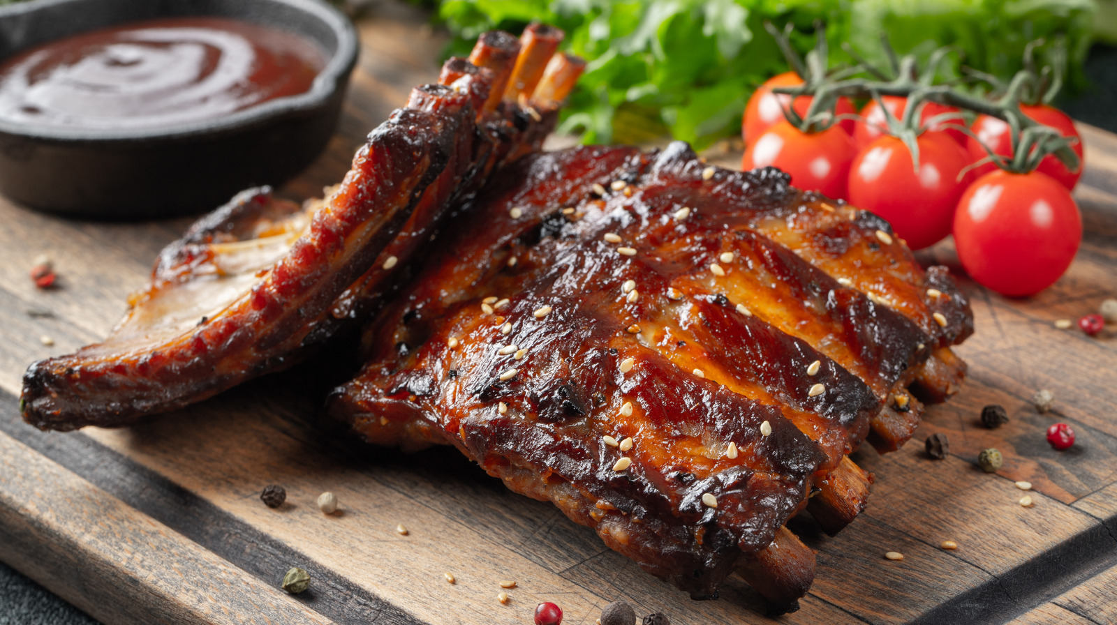 The Best Way To Store Leftover Smoked Ribs Is To Vacuum-Seal Them First