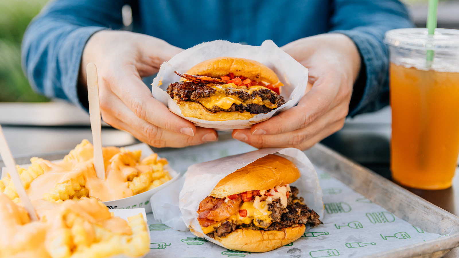 Why The Origin Of Hamburgers Is So Debated