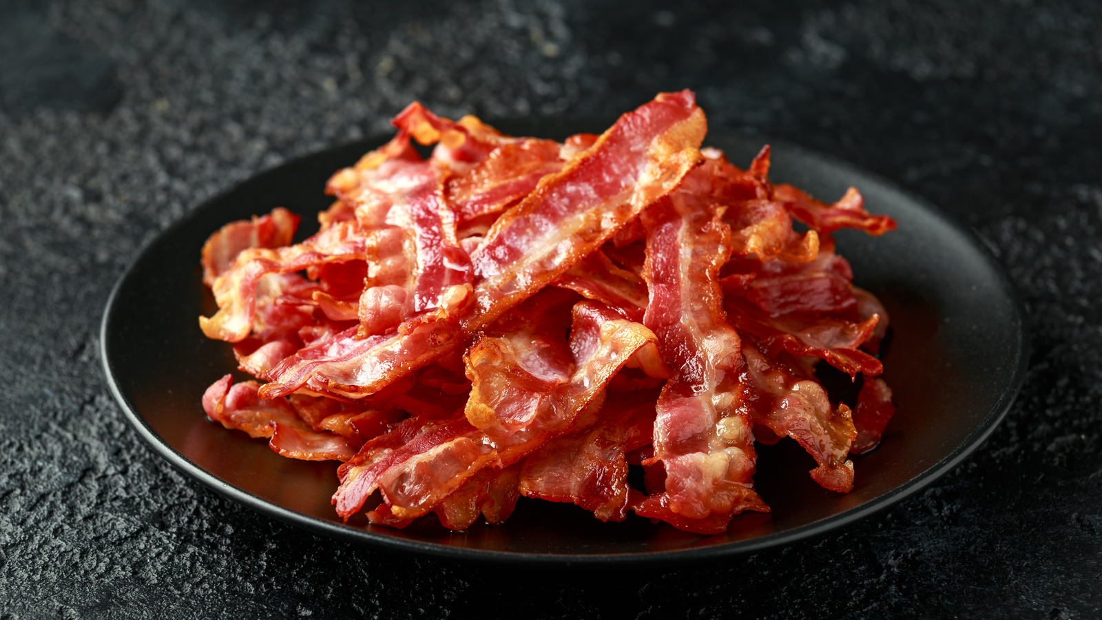 The Bowl Trick For Shatteringly Crisp Bacon In The Microwave