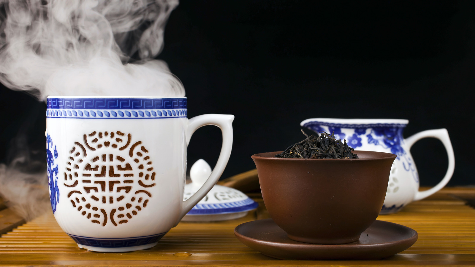 The Chinese Cooking Technique That Involves Smoking Foods With Tea ...