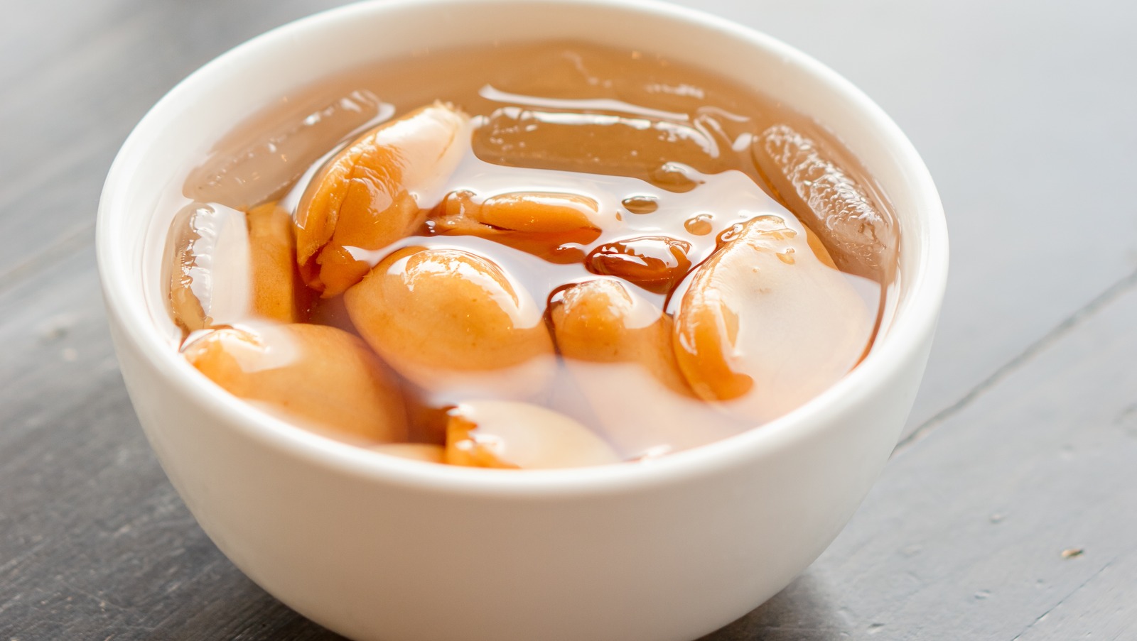 The Citrusy Thai Dessert That Features An Iced Syrup