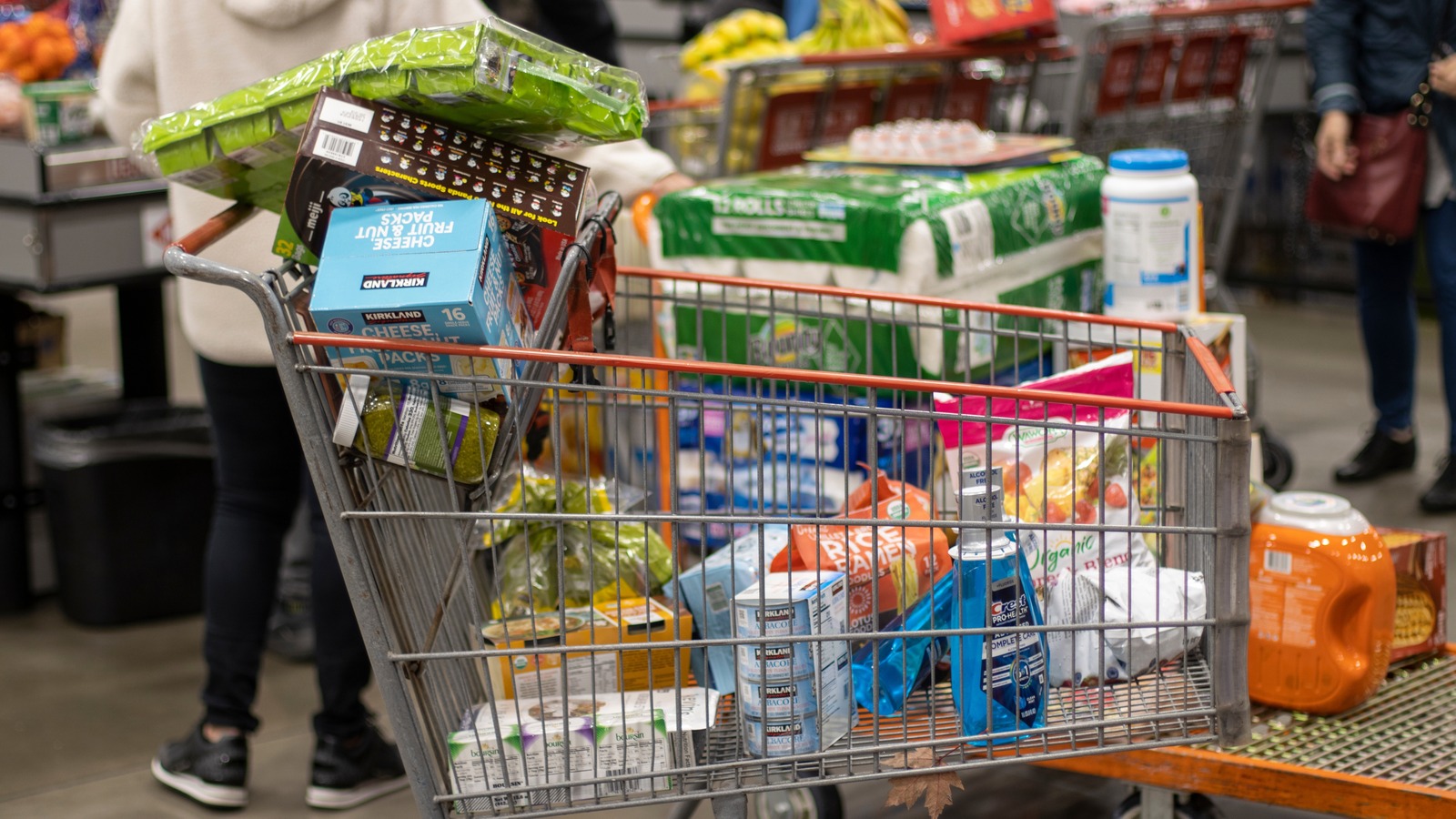 The Clever Tip To Ensure You Don't Waste The Bulk Food You Buy At Costco