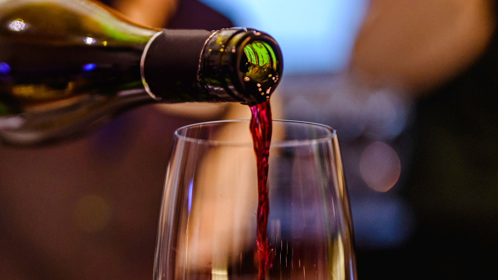 The Clever Trick To Open A Bottle Of Wine With A Household Screw