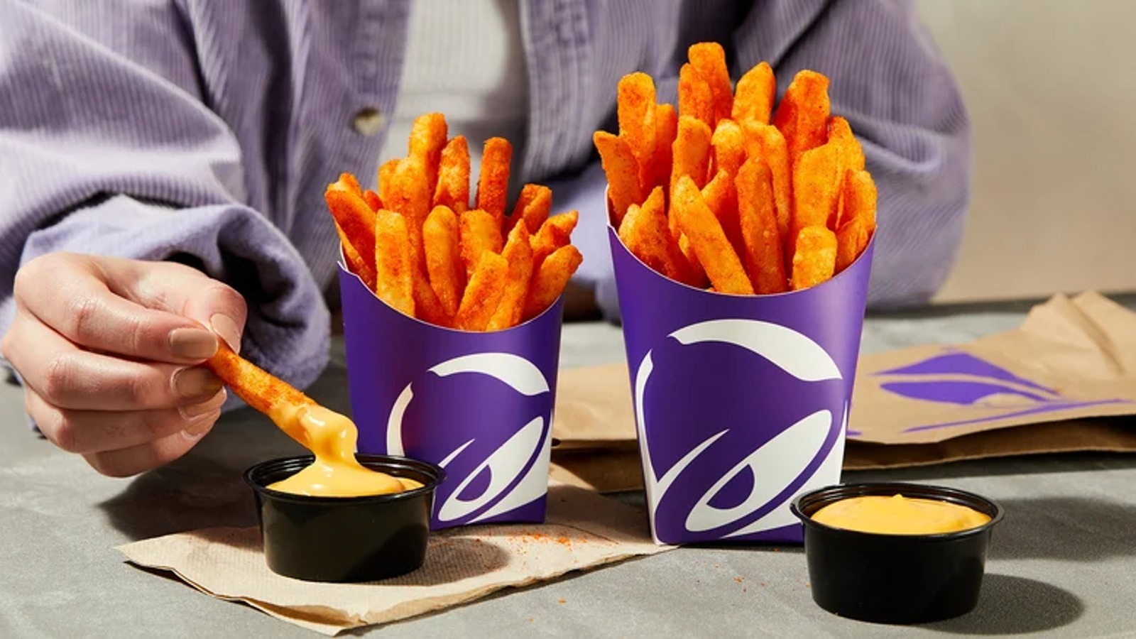Squeeze A Taco Bell Hot Sauce Packet Into The Nacho Cheese For The Best ...