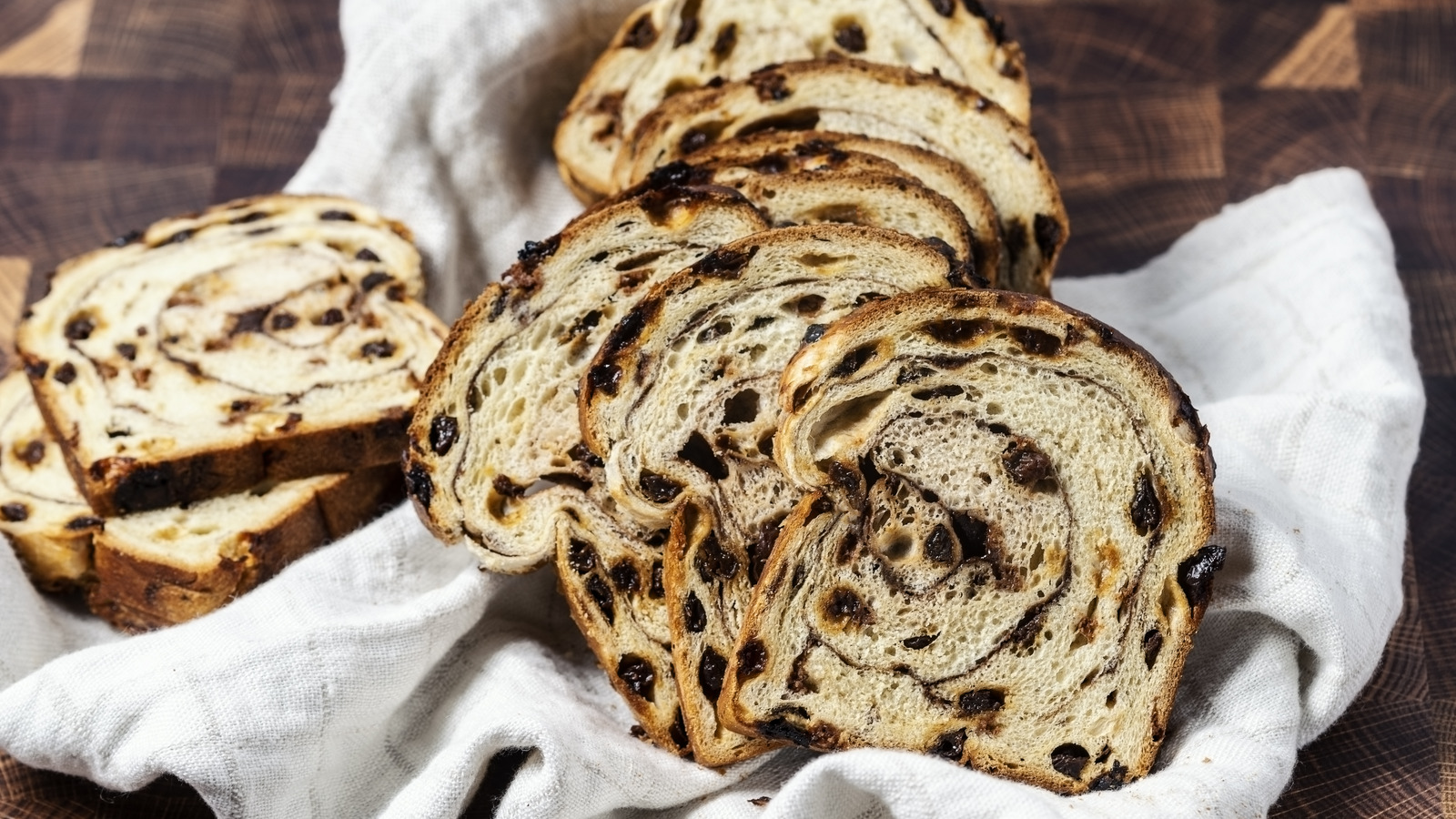 Fix Gaps In Cinnamon Raisin Bread Using An Egg
