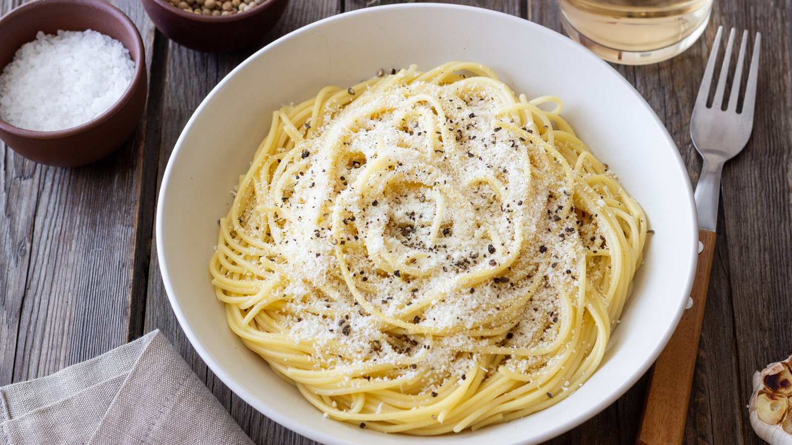 The Foolproof Secret To Creamy, Smooth Cacio E Pepe Every Time