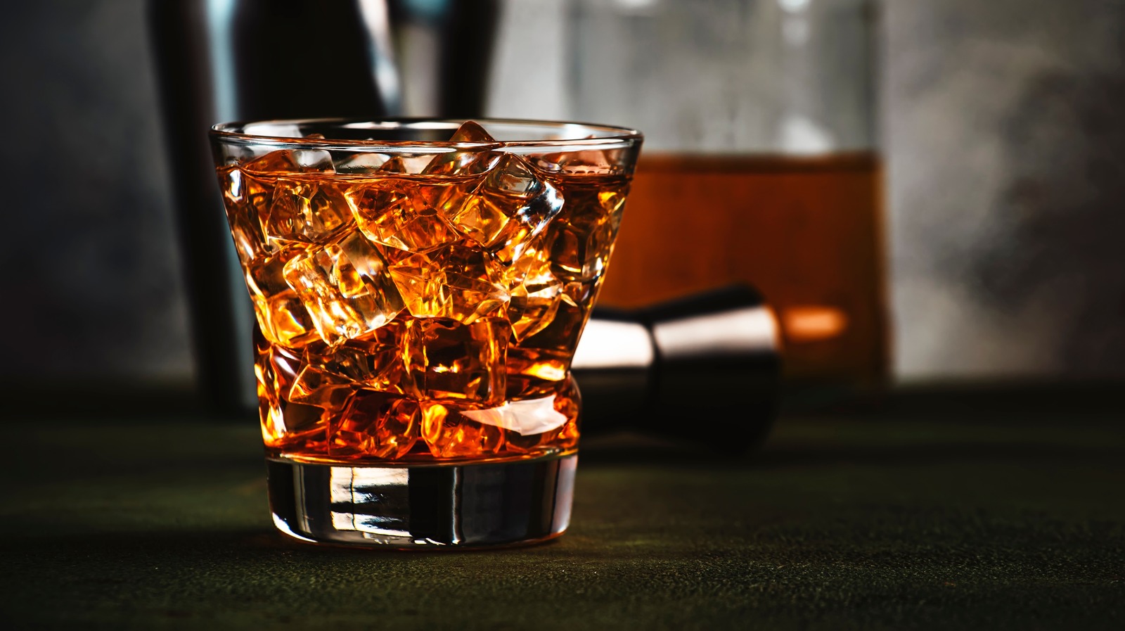 The Godfather Is A Classic Scotch Cocktail Worth Ordering