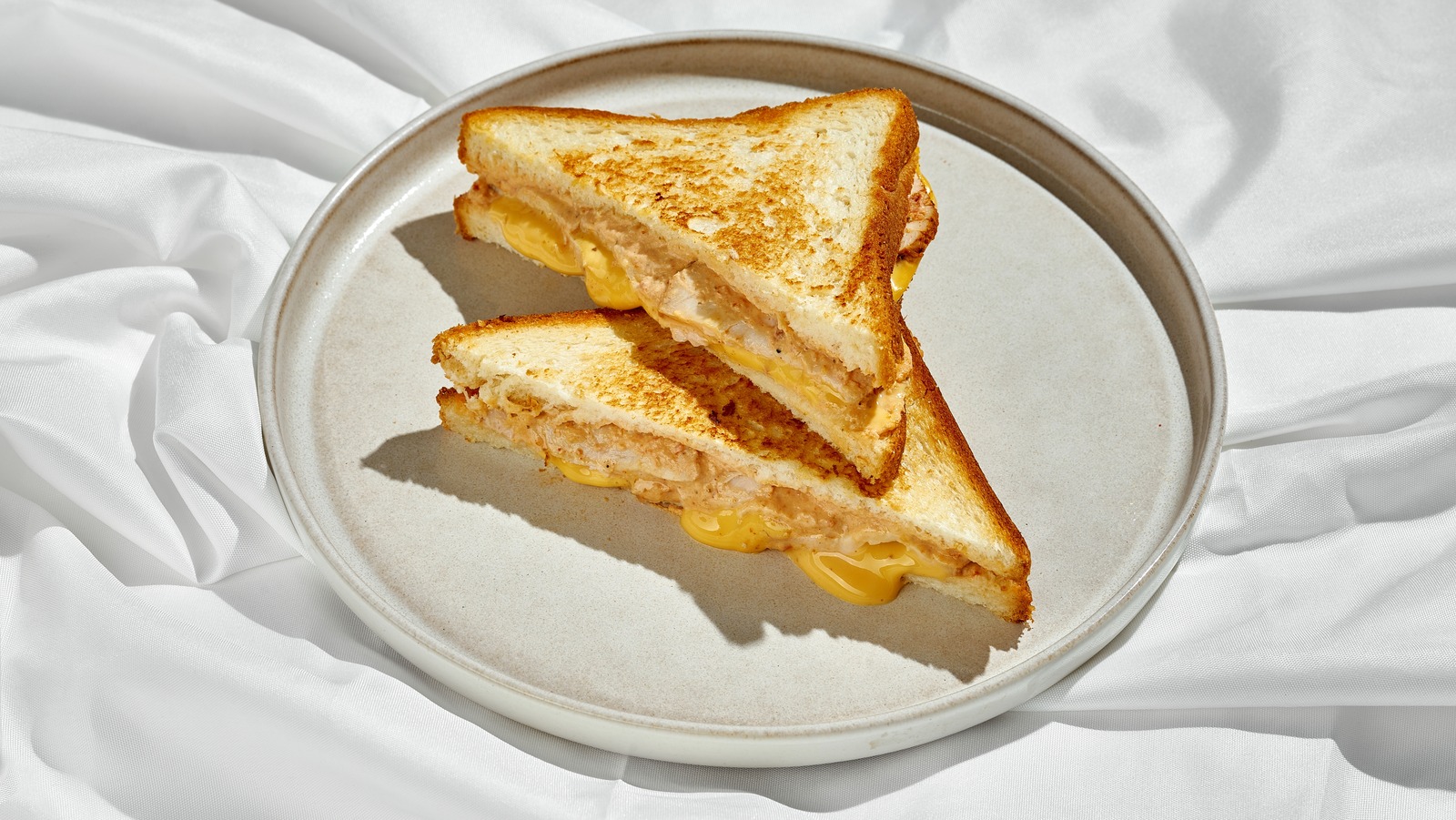 Why Your Grilled Cheese Is So Much Better Off Cut Into Triangles