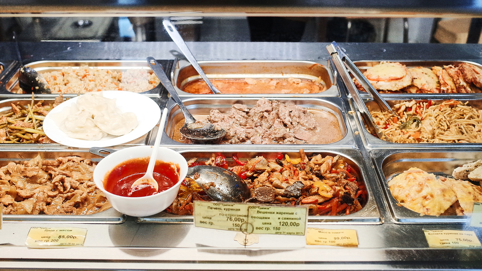 The History Of Russia's Government-Run Cafeterias