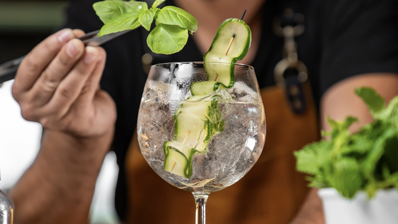 The Kew Garden Cocktail Is A Refreshing Drink Perfect For Mojito Lovers