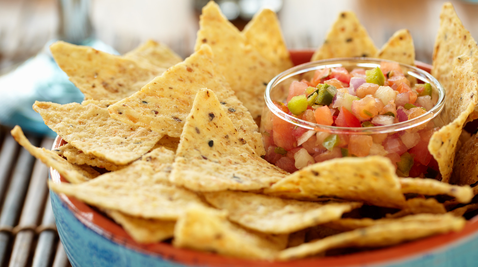 The No-Brainer Tip For Choosing The Best Chips To Pair With Salsa