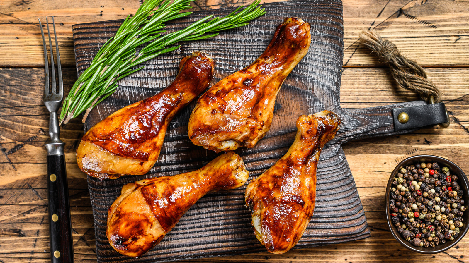 The Perfect Cocktail Pairing For Succulent Barbecue Chicken