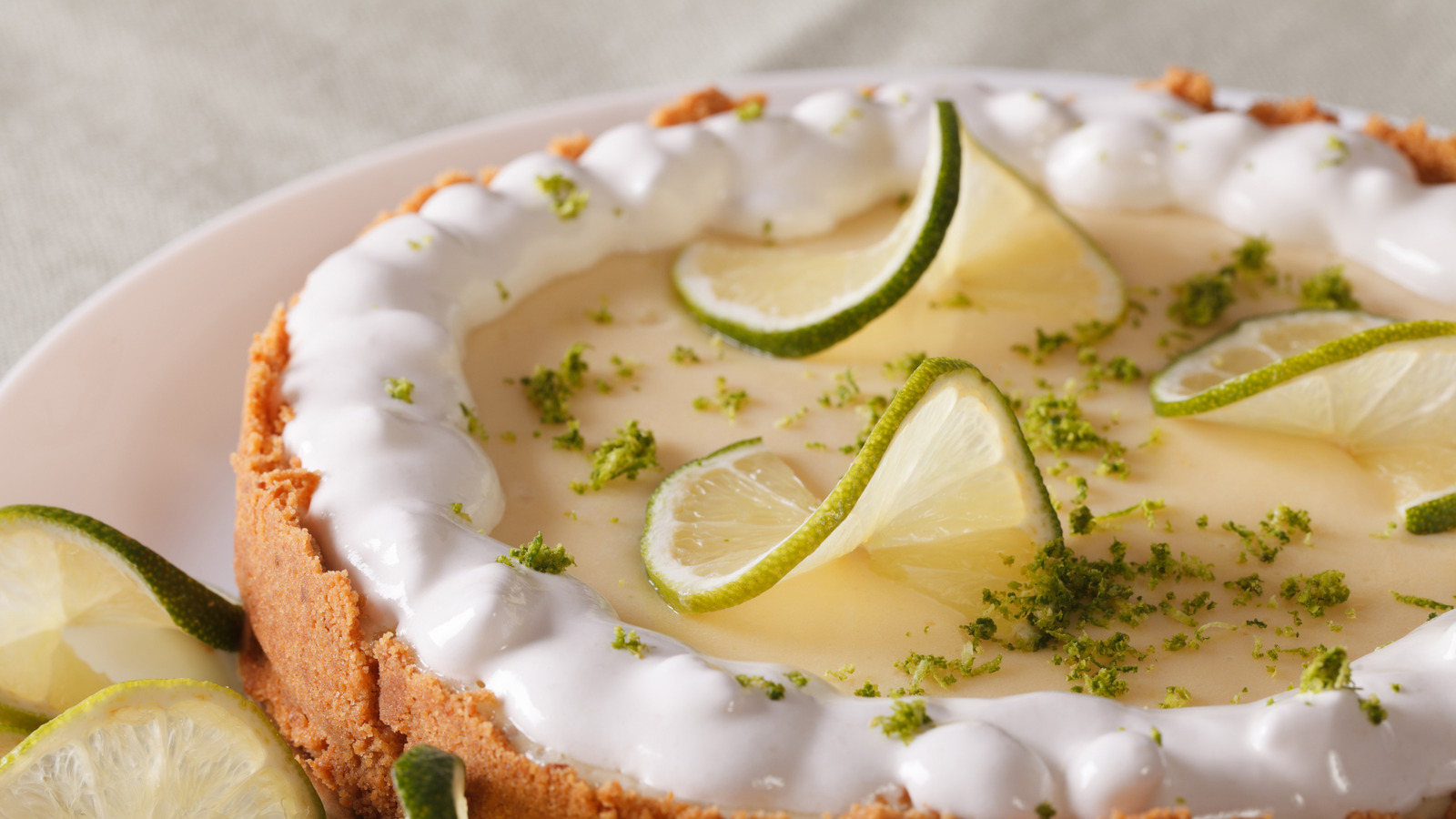 How To Pipe A Continuous Border On Baked Goods