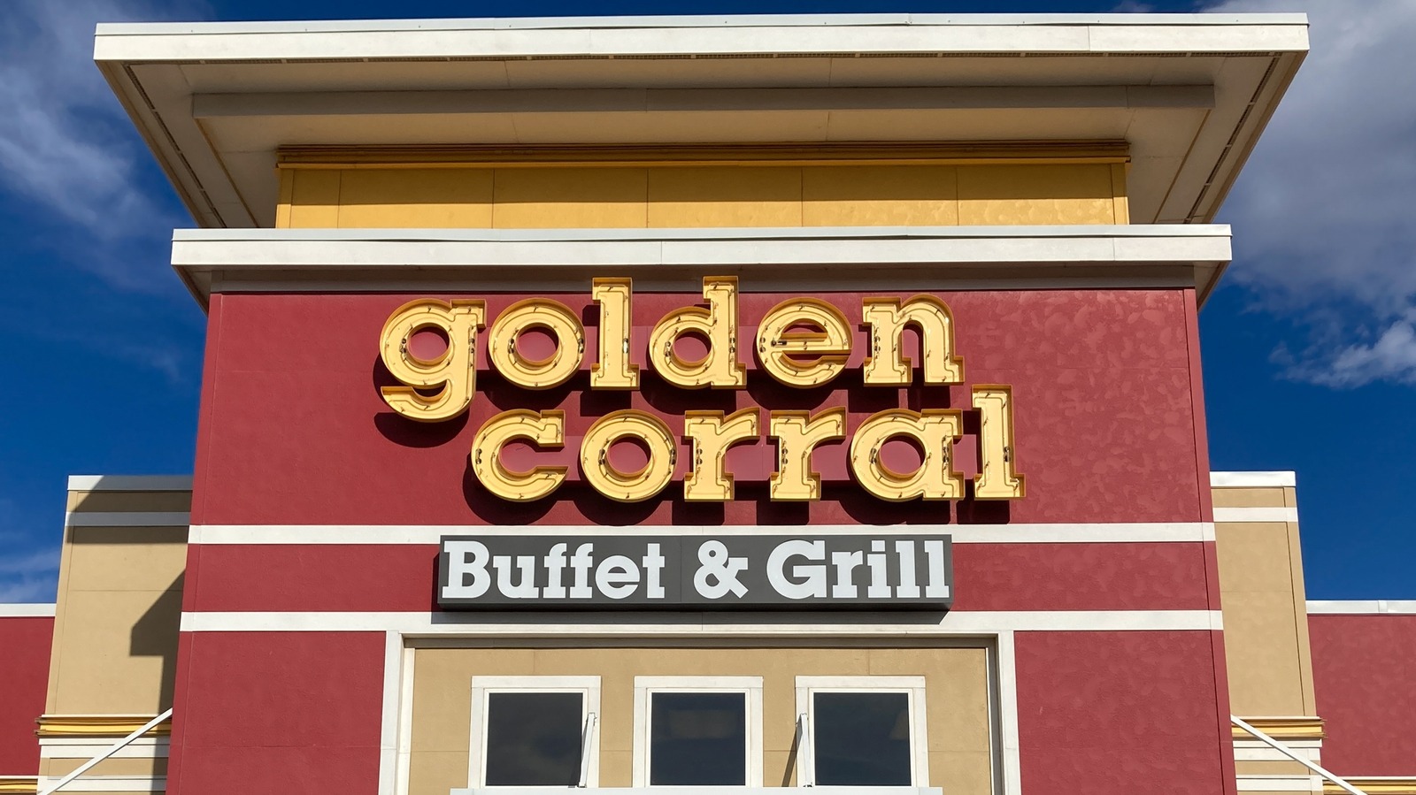 The Popular Cut Of Steak You'll Find At Every Golden Corral Buffet