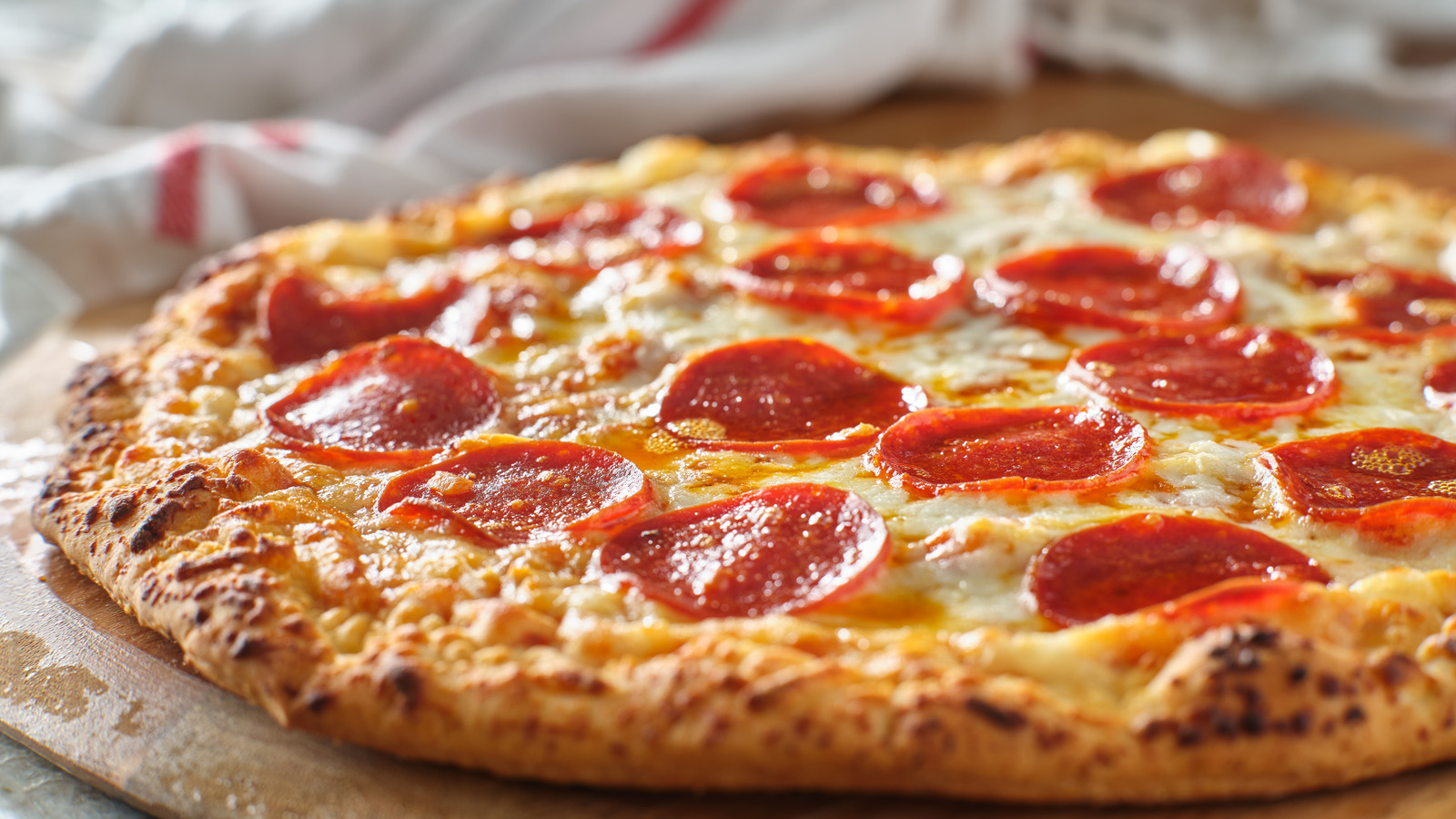 The Real Reason You Need To Let Frozen Pizza Rest Before Cutting It The Real Reason You Need To Let Frozen Pizza Rest Before Cutting It
