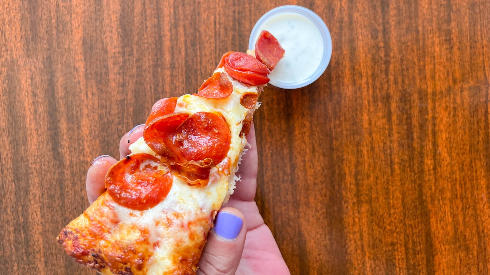 The Reason You Probably Can't Order Ranch With Your Pizza In Italy