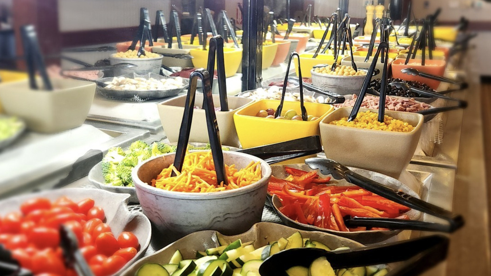 The Restaurant Chain That Still Offers An All-You-Can-Eat Salad Buffet
