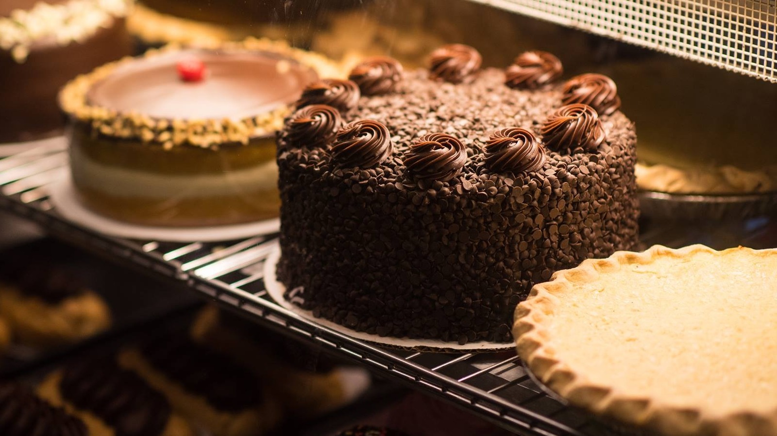 Gregg's Tavern In Rhode Island Is A Must-Visit Just For The Chocolate Cake