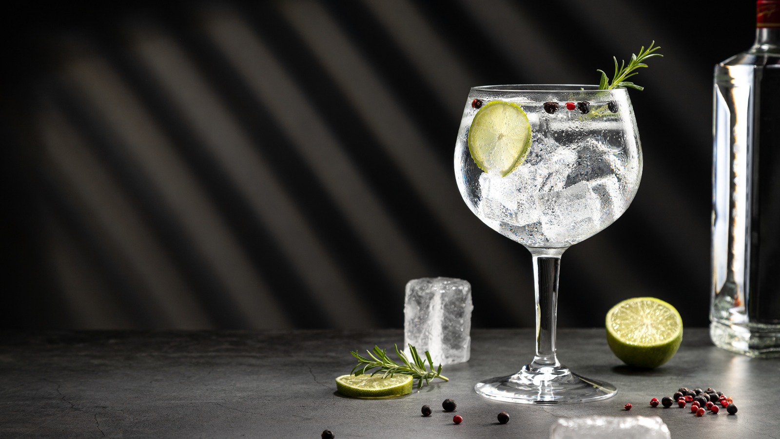 The Right Way To Drink Gin, According To An Expert