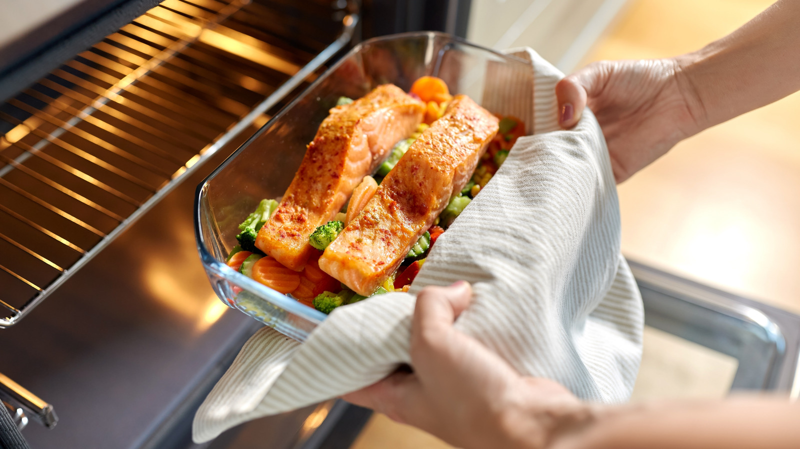 The Rule Of Thumb For Cooking Salmon Fillets In The Oven