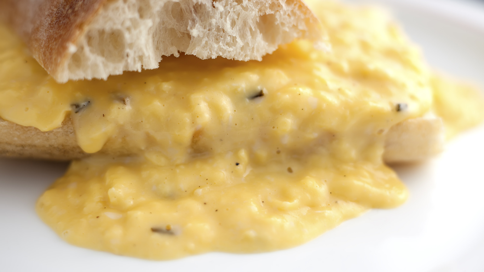 The Science Behind Custardy Scrambled Eggs