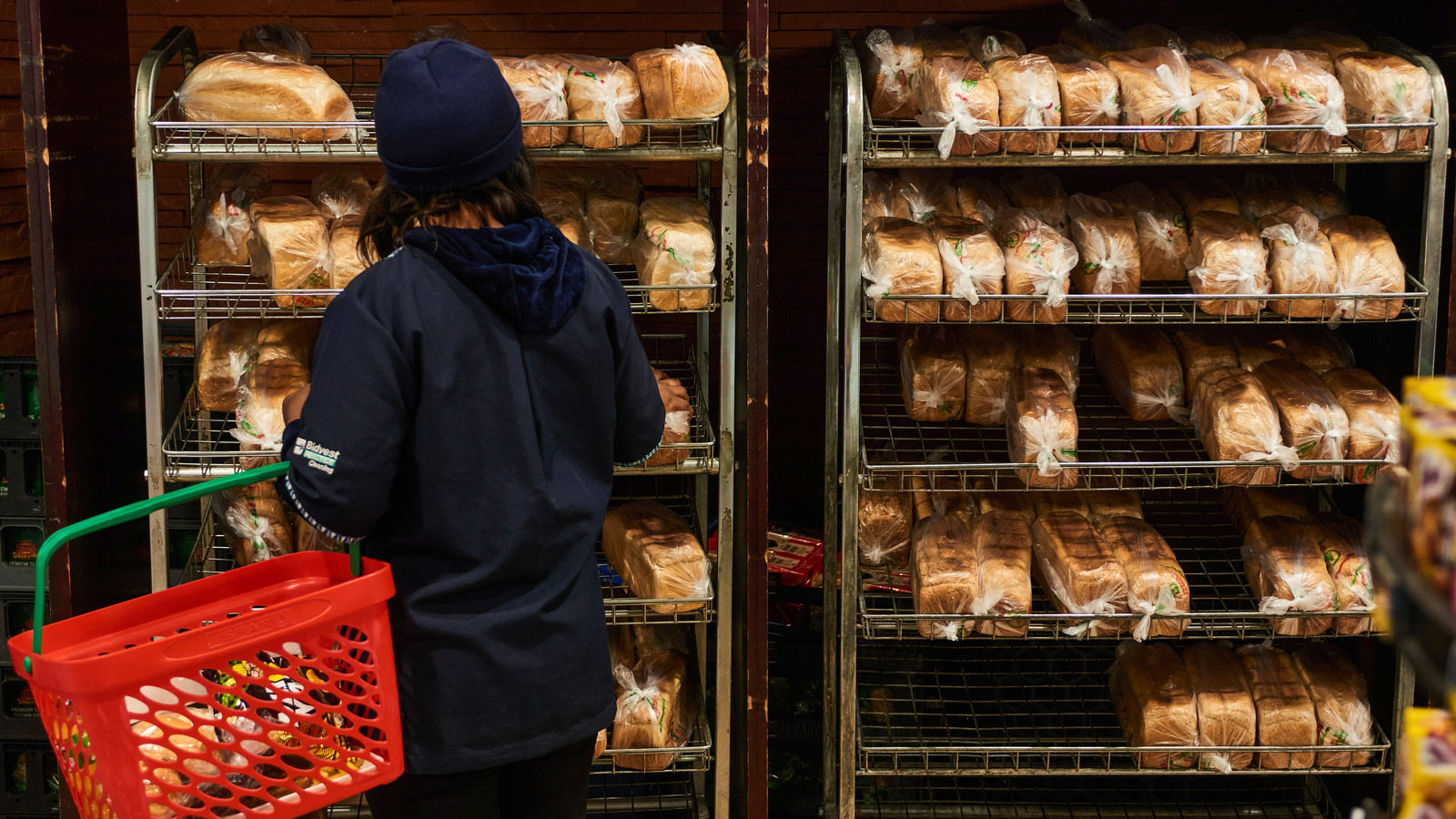 The Scientific Reason Store-Bought Sliced Bread Lasts So Long