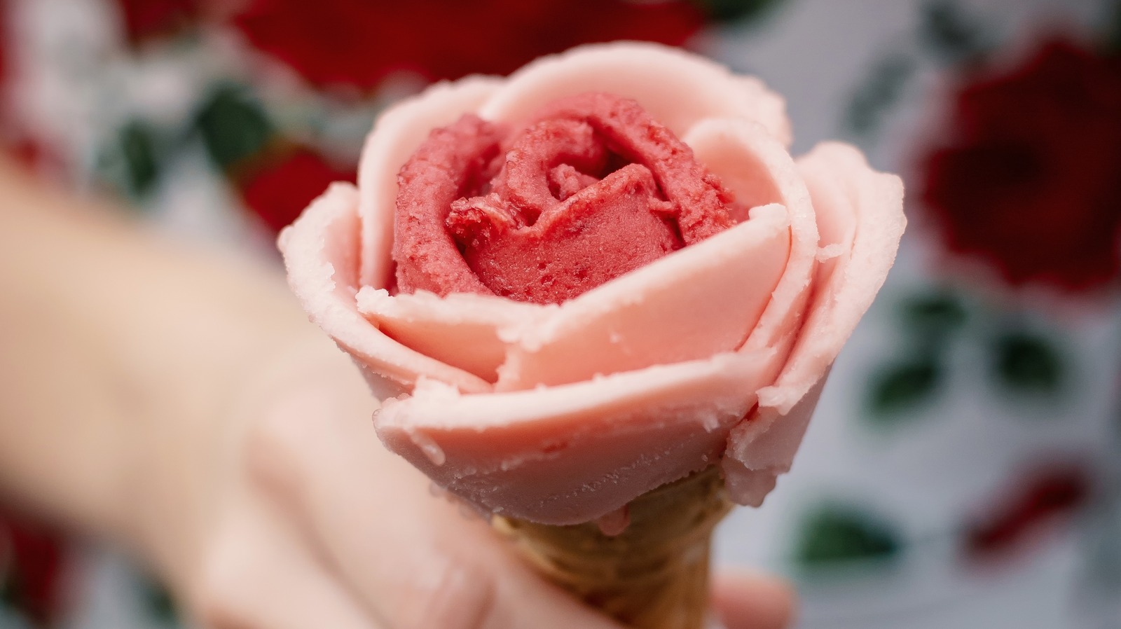 How To Create Ice Cream Roses Utilizing A Kitchen Spoon - Street Food ...