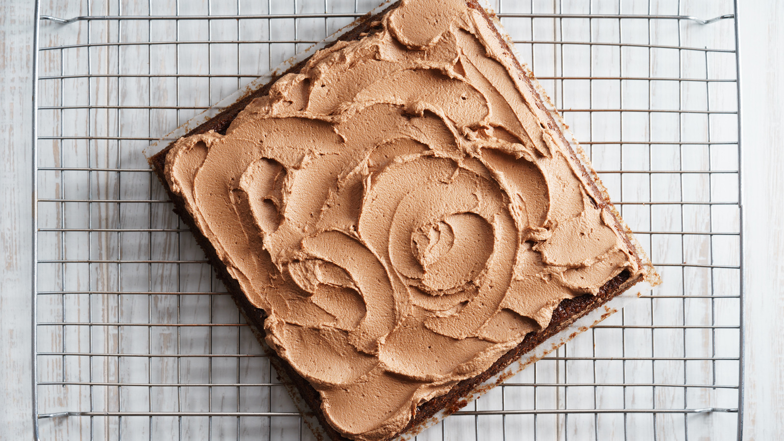 The Simple Way To Give Cake Frosting A Professional Look