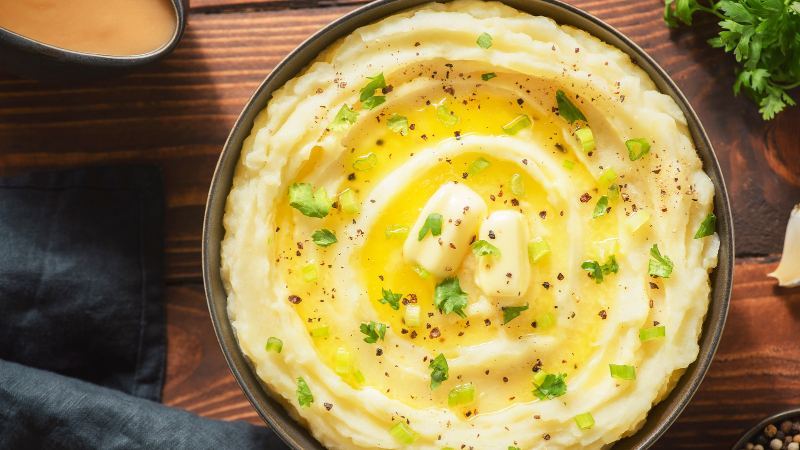 The Small French Potato That's Best For Pomme Purée