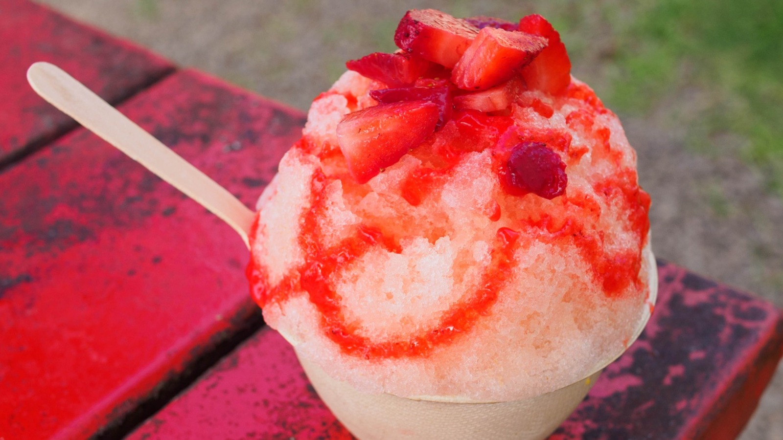 The Tangy Ingredient You'll Taste In A Piccadilly Snow Cone