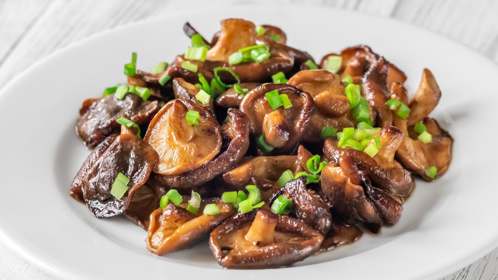 The Tip For Getting The Most Flavor Out Of Shiitake Mushrooms