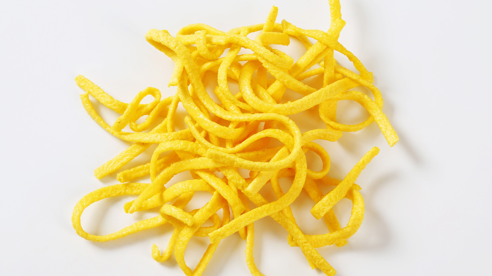 The Traditional Italian Method To Give Pasta A Crunchy Boost